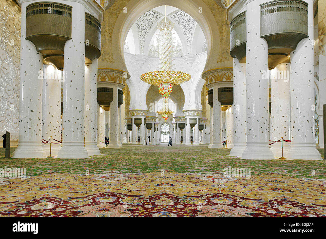 Prayer hall in the sheikh zayed bin sultan al mosque hi-res stock ...