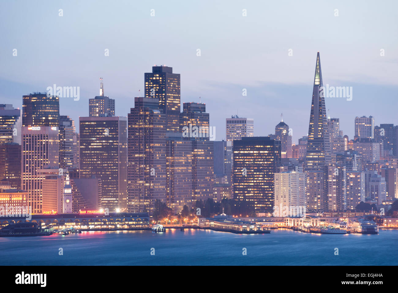 The USA, America, San Francisco, city, blue hour, skyline, lights, sea ...