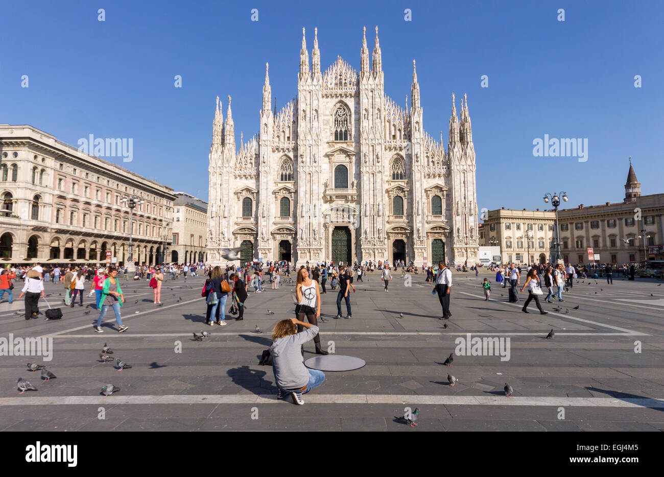 Piazza duomo milan italia hi-res stock photography and images - Alamy