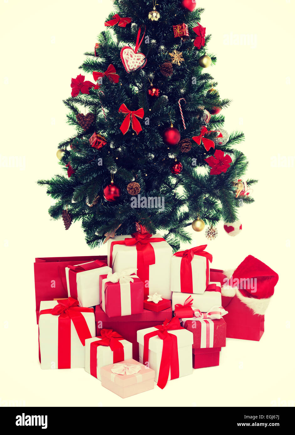 Christmas presents tree hi-res stock photography and images - Alamy