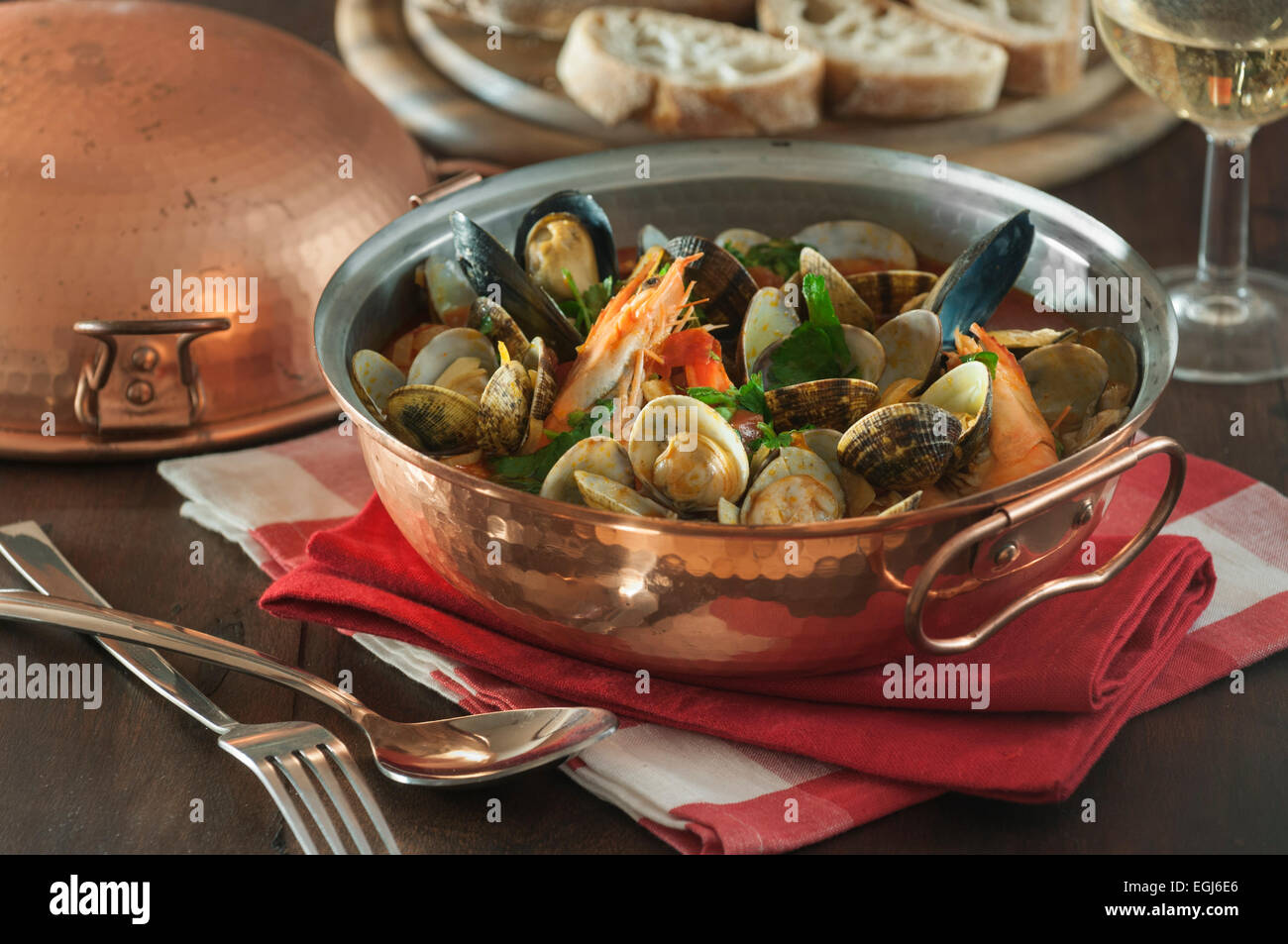 Cataplana de Mariscos. Seafood stew Portugal Stock Photo - Alamy