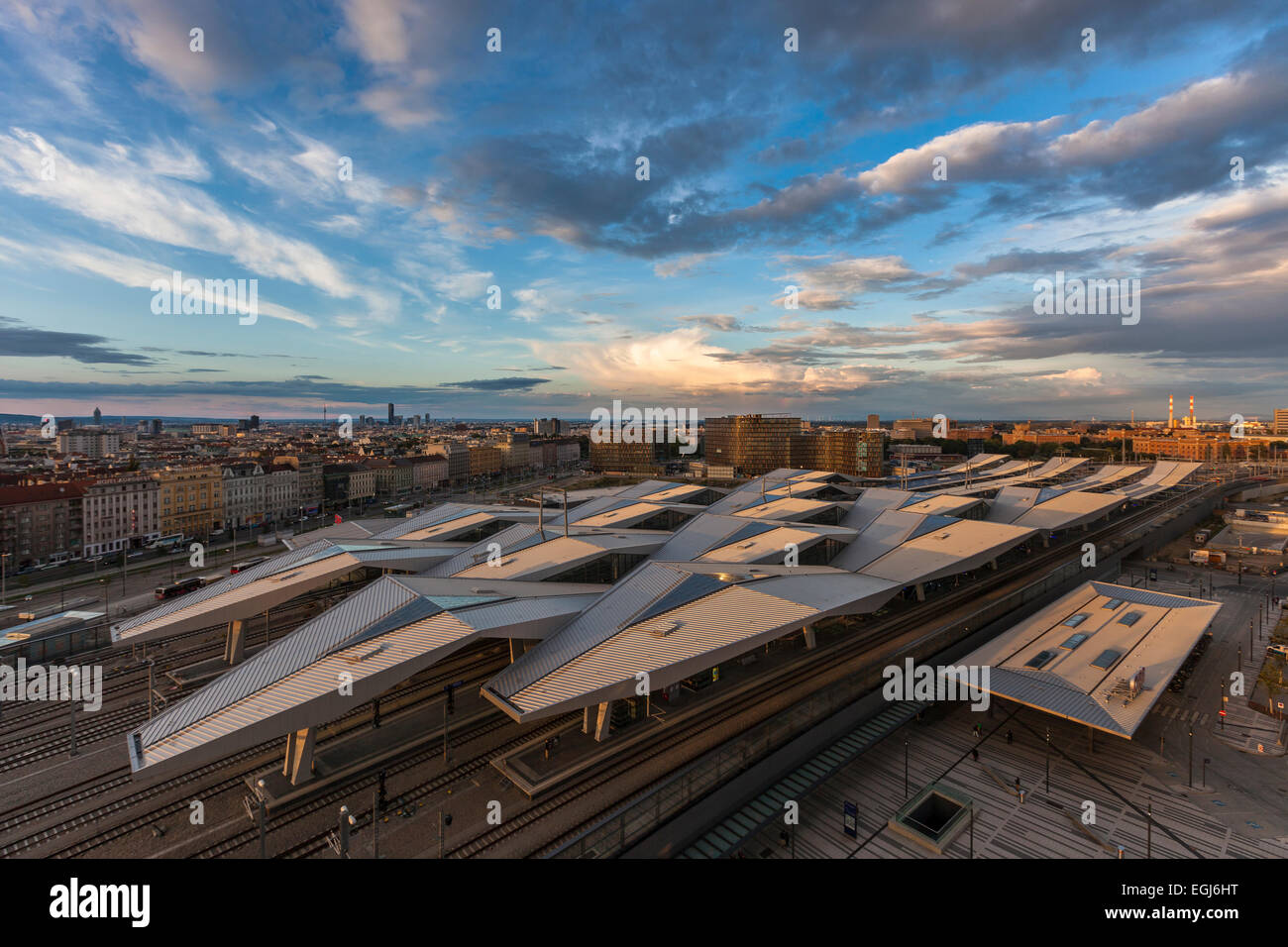 Vienna Central Railway Station Stock Photos & Vienna Central Railway ...
