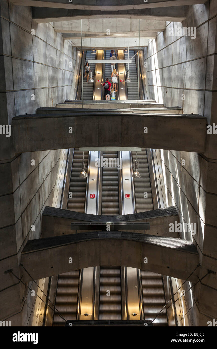 Austria, Vienna, metro station Schottenring, escalator Stock Photo - Alamy