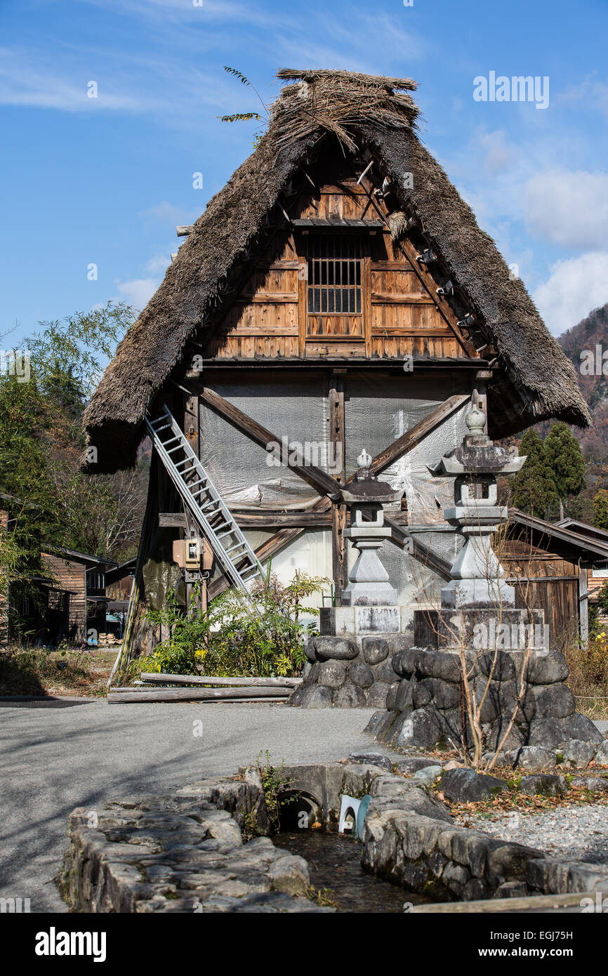 Ancient hut hi-res stock photography and images - Alamy