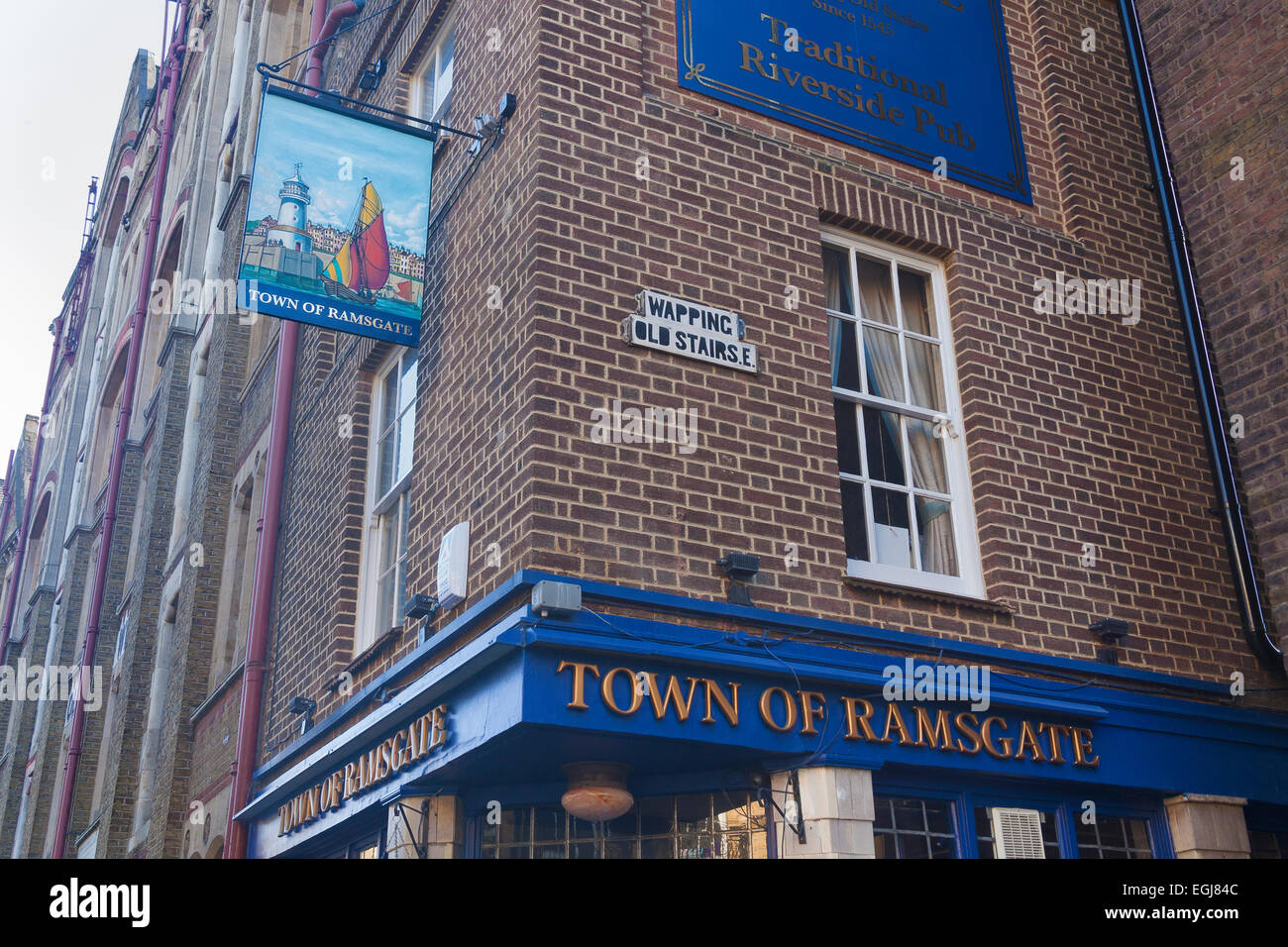 London, Wapping The Town of Ramsgate public house in Wapping High Street Stock Photo - Alamy