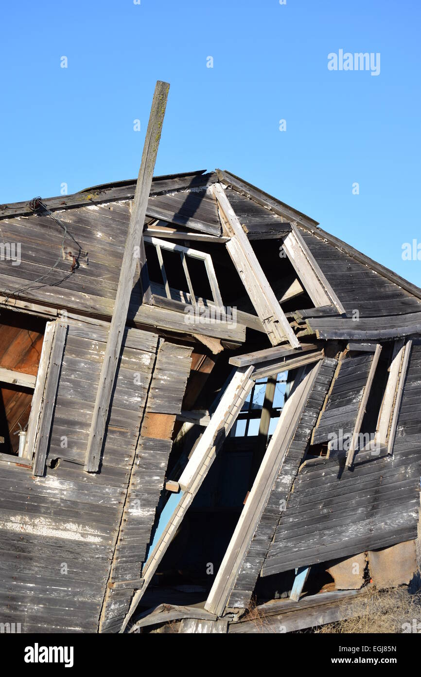 Unsafe structure worn by weather and time hi-res stock photography and ...