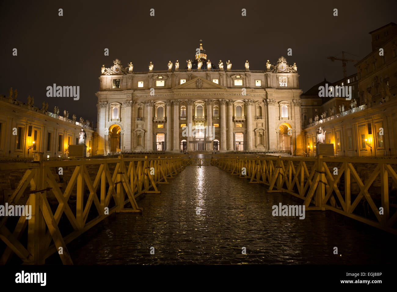 Vatican basilica illuminated Stock Photo - Alamy