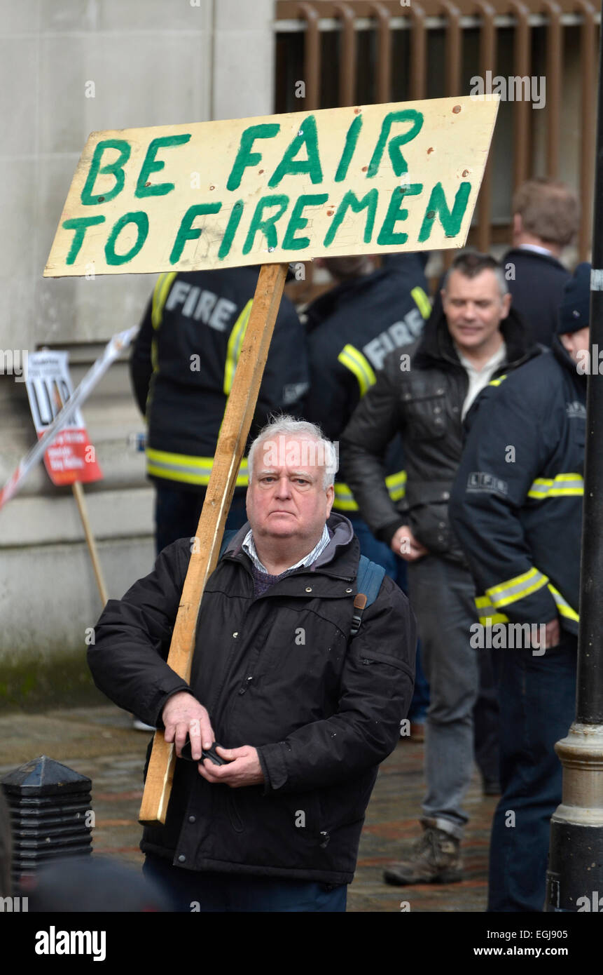 Protest by firefighters hi-res stock photography and images - Alamy