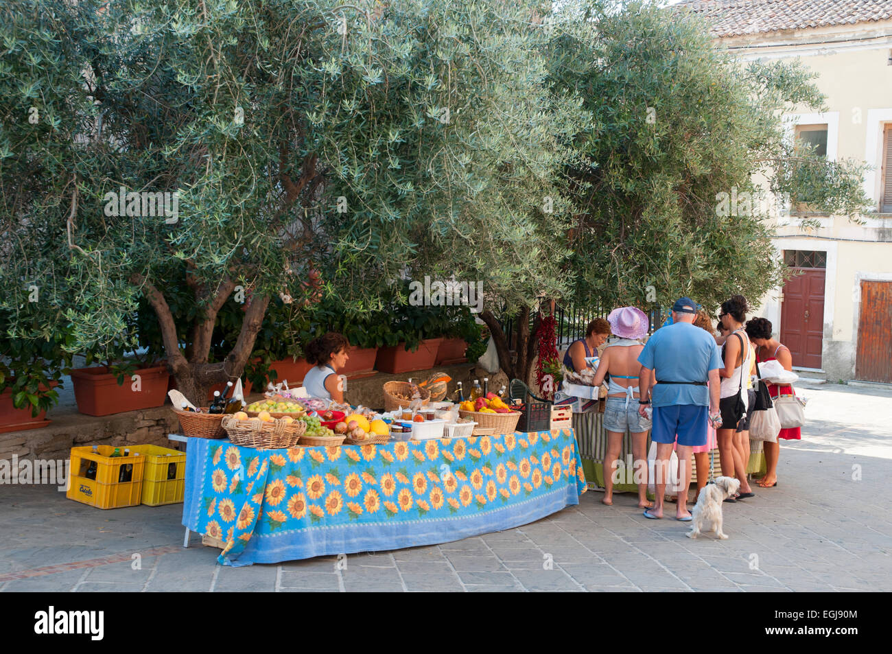 stall fruit and vegetables acciaroli pollica south italy bancarella ...