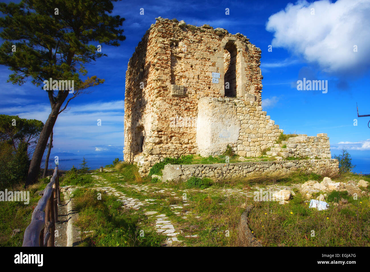 Rometta sicily hi-res stock photography and images - Alamy