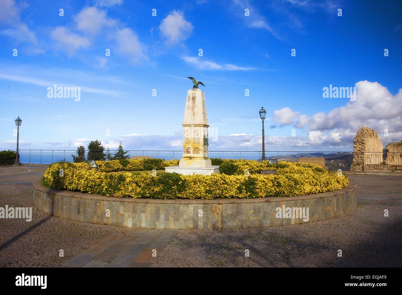 Rometta square and war monument, Sicily Stock Photo - Alamy