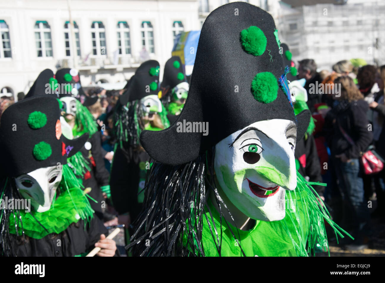 Ether mask hi-res stock photography and images - Alamy