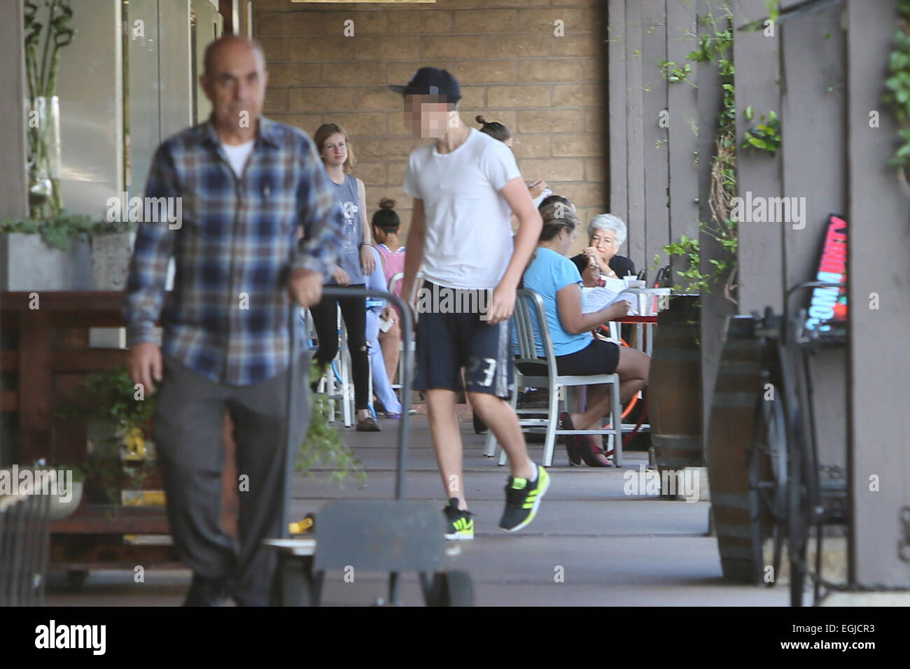 Victoria and David Beckham spotted at Soul Cycle with their kids ...