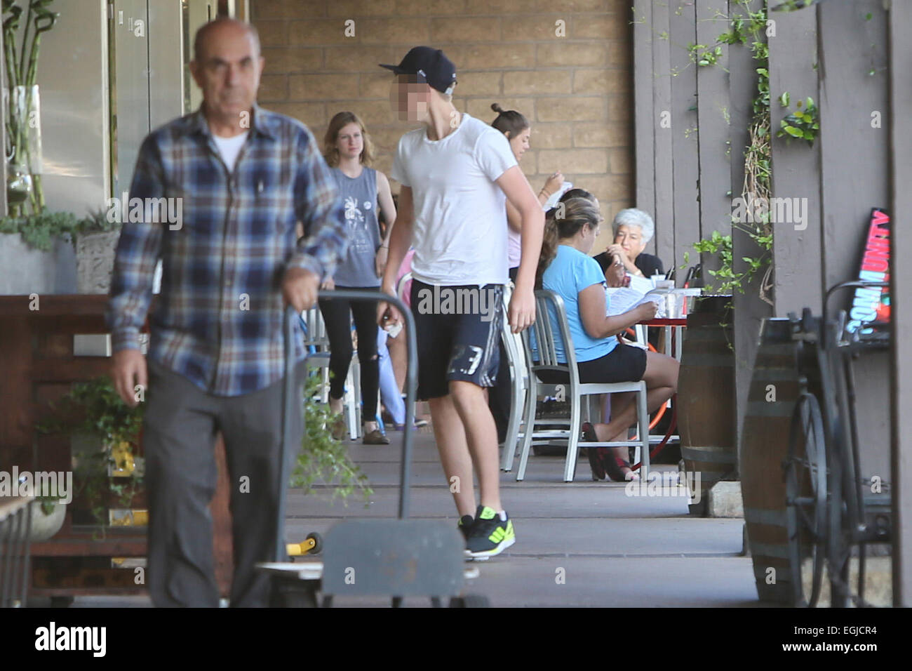 Victoria and David Beckham spotted at Soul Cycle with their kids ...