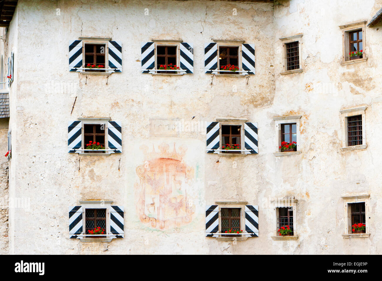 Windows flowers in old hi-res stock photography and images - Alamy