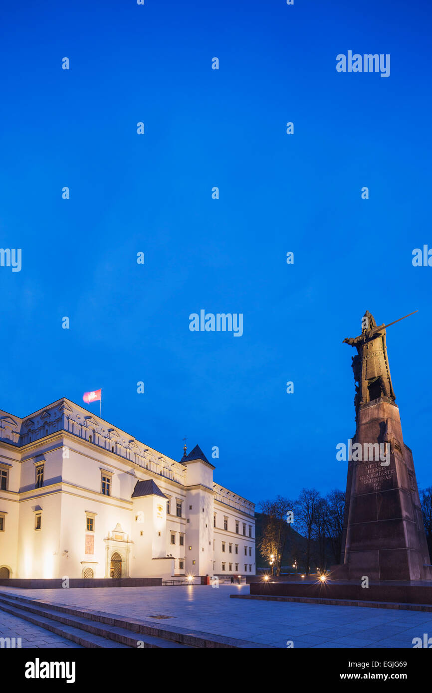 Europe, Baltic states, Lithuania, Vilnius, Statue of Gediminas, Grand ...
