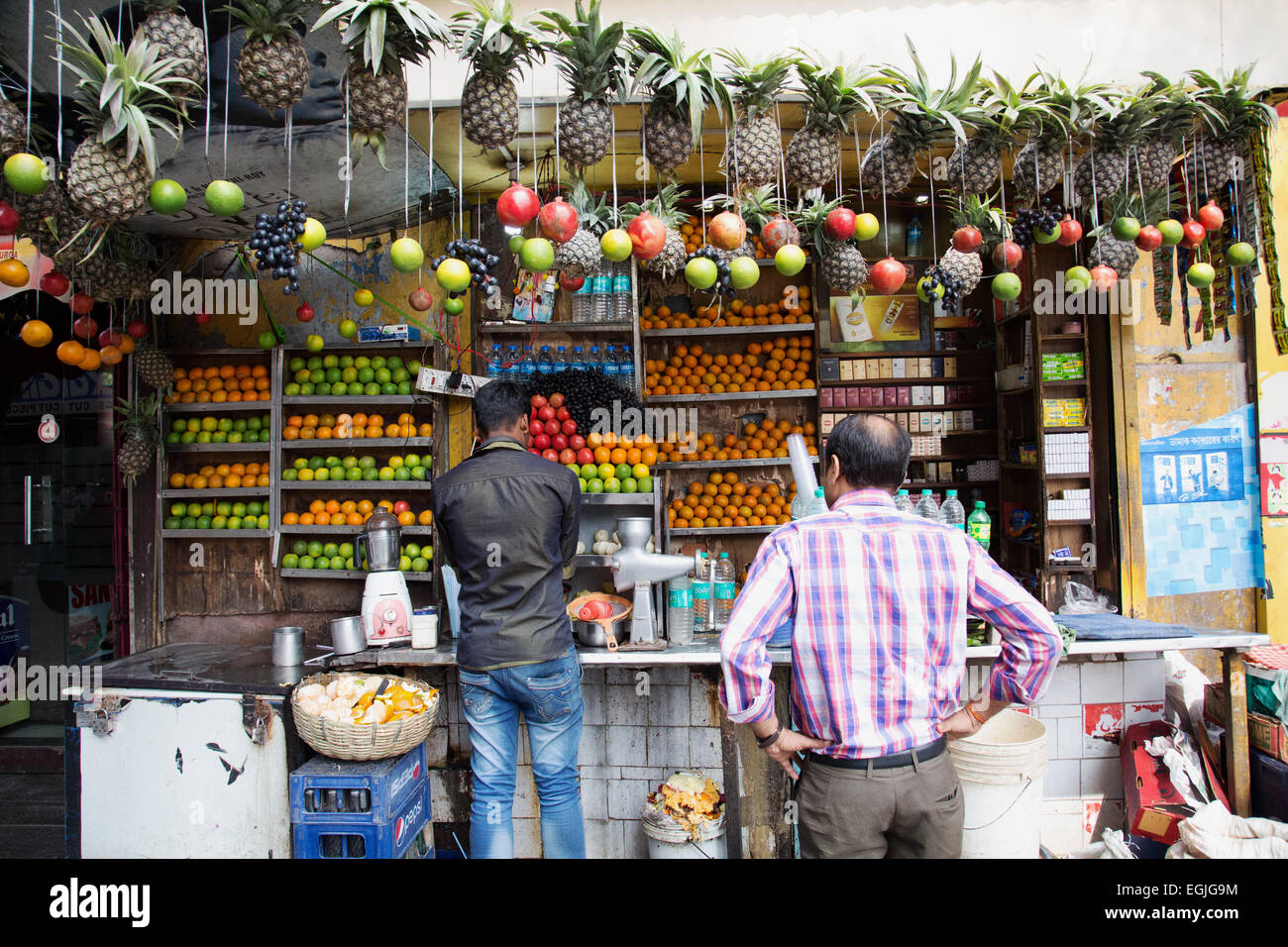 Fruit juice seller hi-res stock photography and images - Alamy