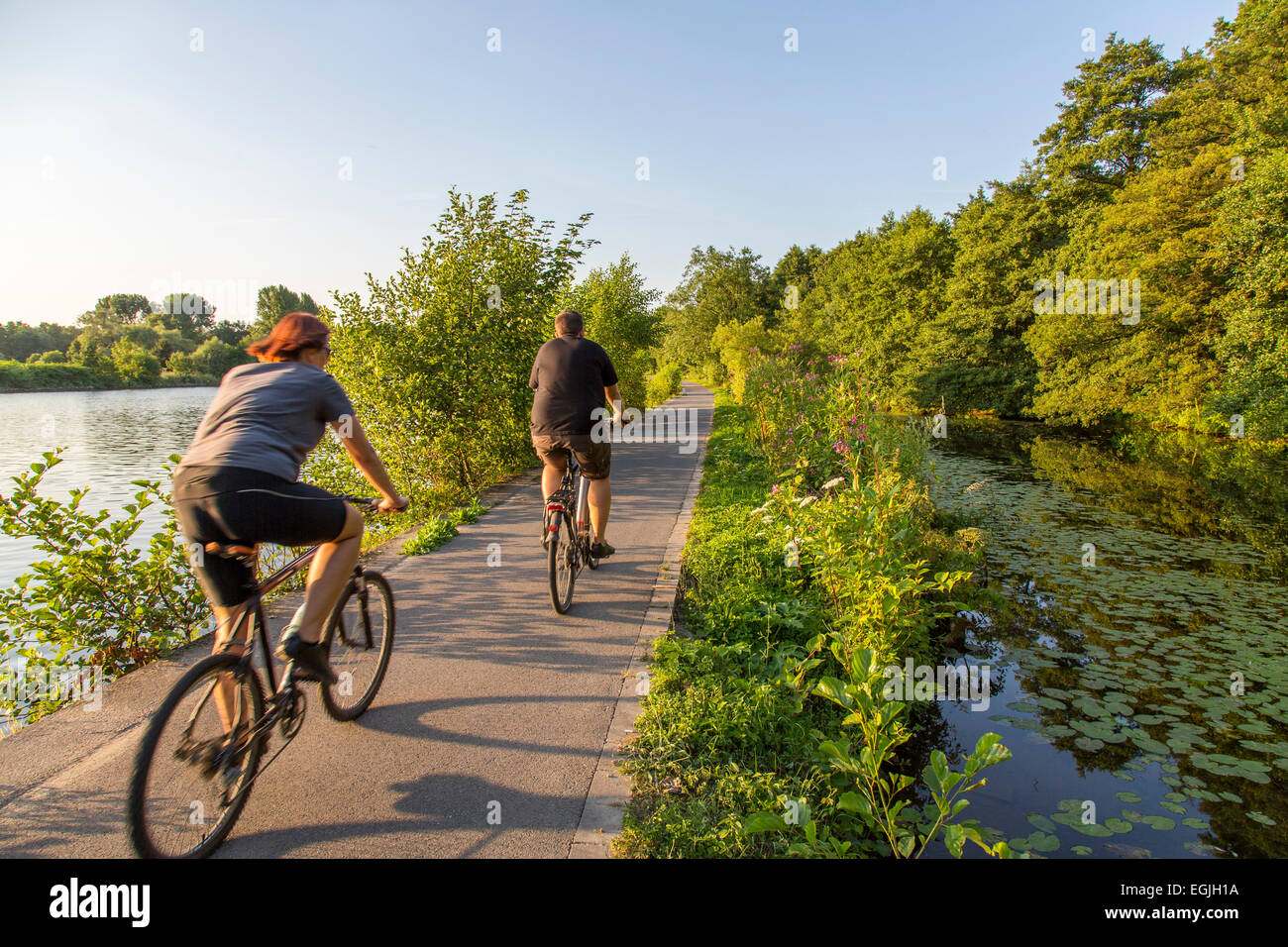 River Ruhr, nature preserve, Mülheim, Germany, bike path Stock Photo ...
