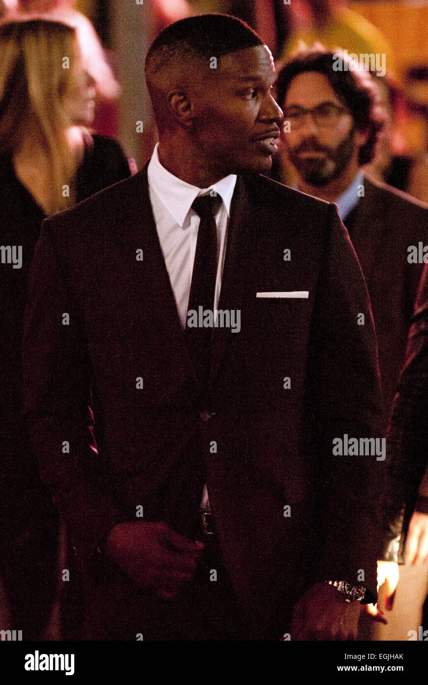 Hollywood, California, USA. 20th Nov, 2014. Jamie Fox greets fans ...