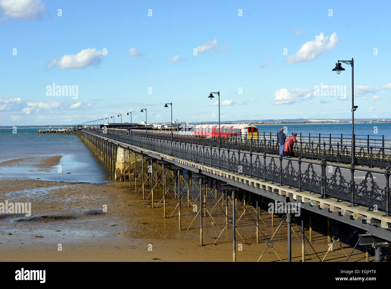 ryde pier isle of wight Stock Photo - Alamy