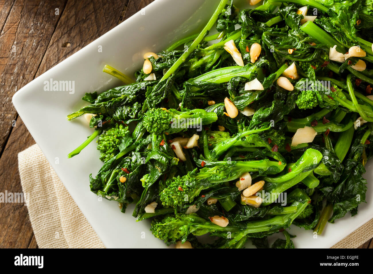 Broccoli rabe hi-res stock photography and images - Alamy