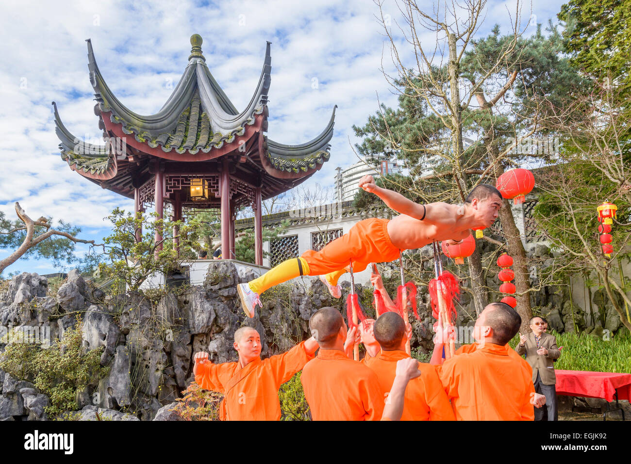 Chinese Performance High Resolution Stock Photography and Images - Alamy