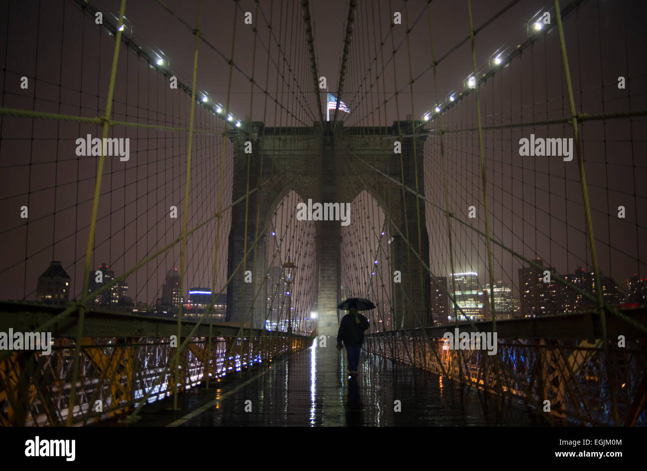 Brooklyn Bridge in the Rain Stock Photo - Alamy