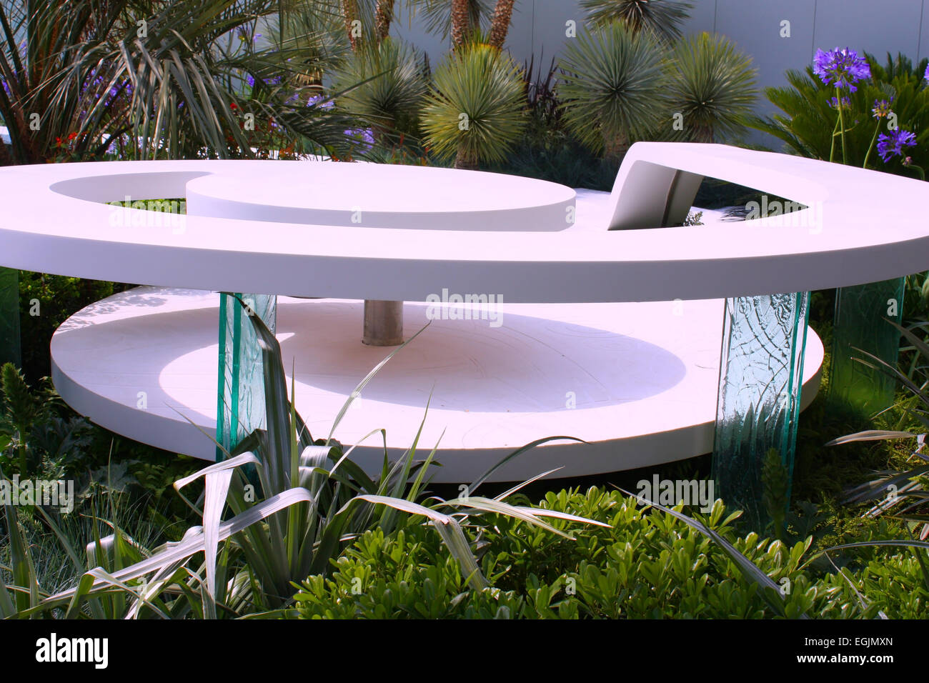 Circular seating hi-res stock photography and images - Alamy