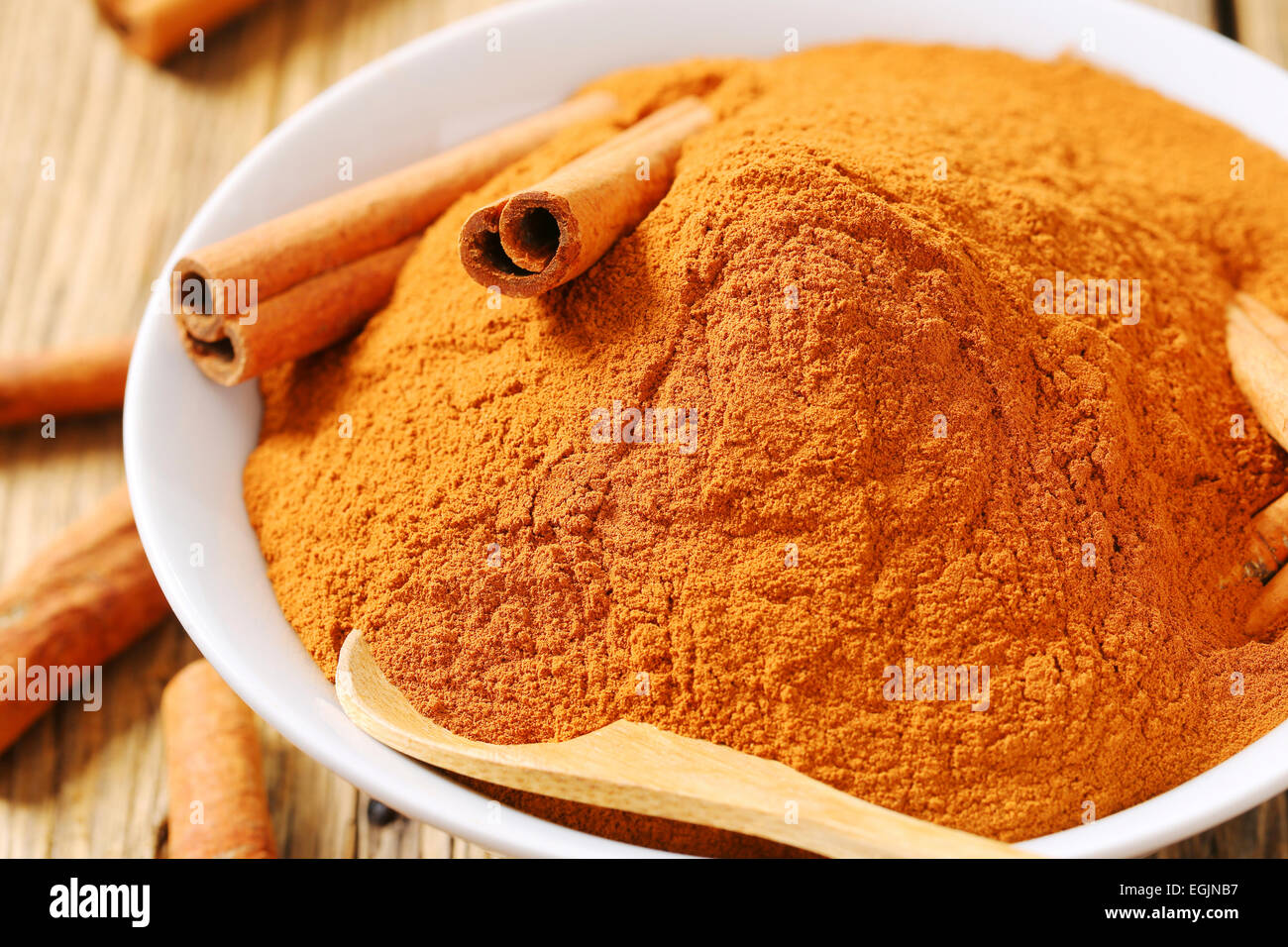Organic ground cinnamon hi-res stock photography and images - Alamy