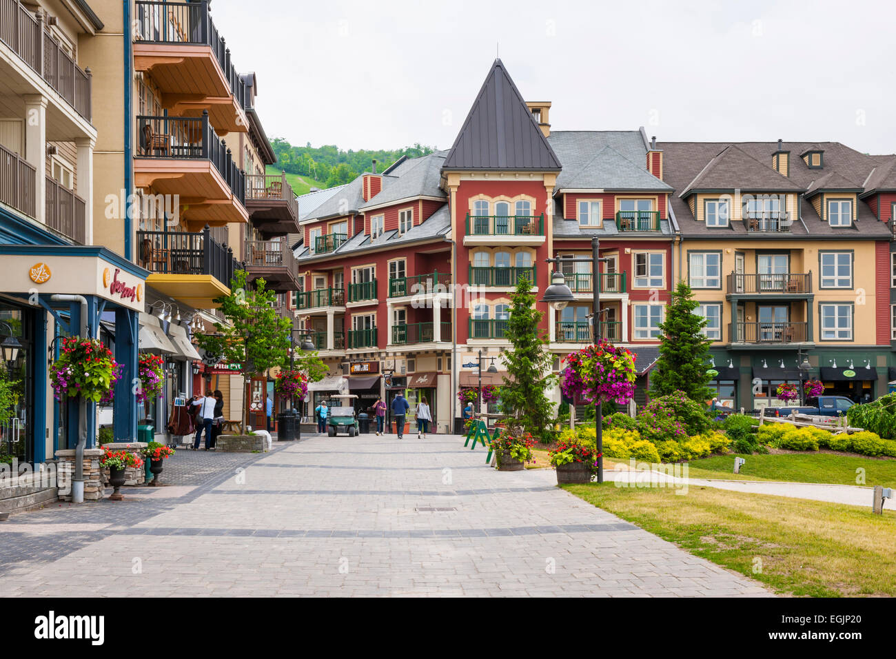 COLLINGWOOD, ON, CANADA - JUNE 18: Shops and restaurants on pedestrian ...