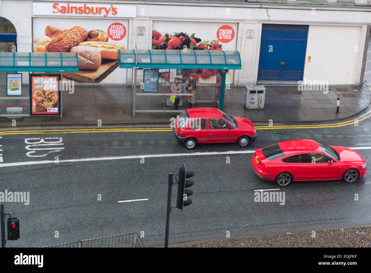 Cardiff bus hi-res stock photography and images - Alamy