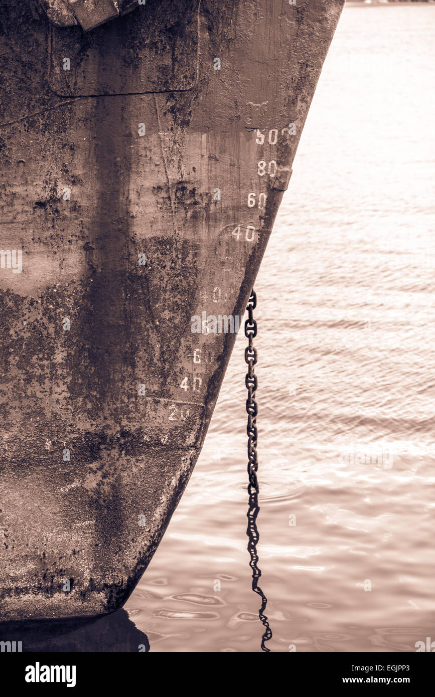 A rusty boat keel at the seaport Stock Photo - Alamy
