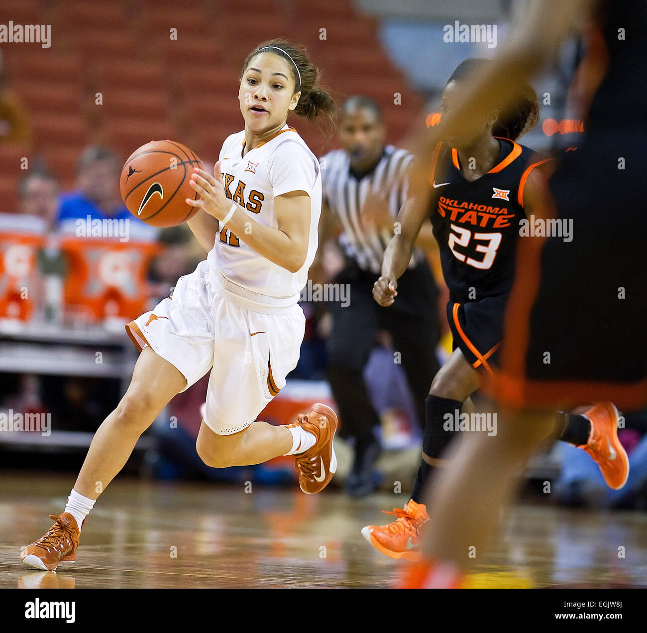 Tx. 25th Feb, 2015. Texas Longhorns Brooke McCarty #11 in action during ...