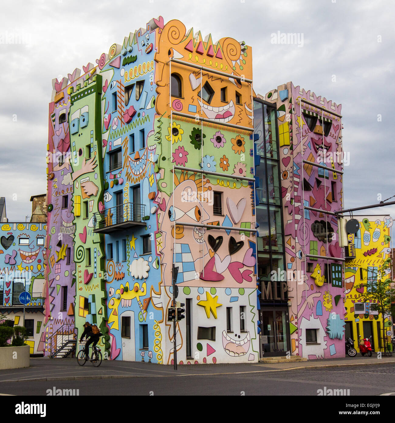 Wacky architecture hi-res stock photography and images - Alamy