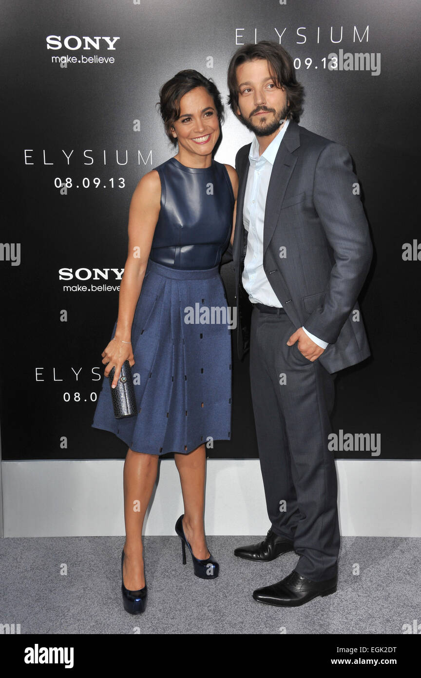 Diego luna and alice braga hi-res stock photography and images - Alamy