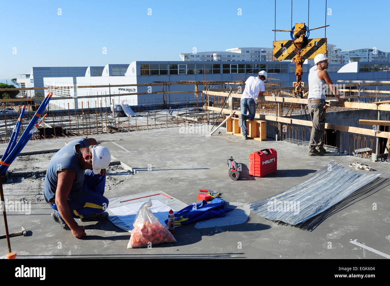Construction site public buildings houses hi-res stock photography and ...