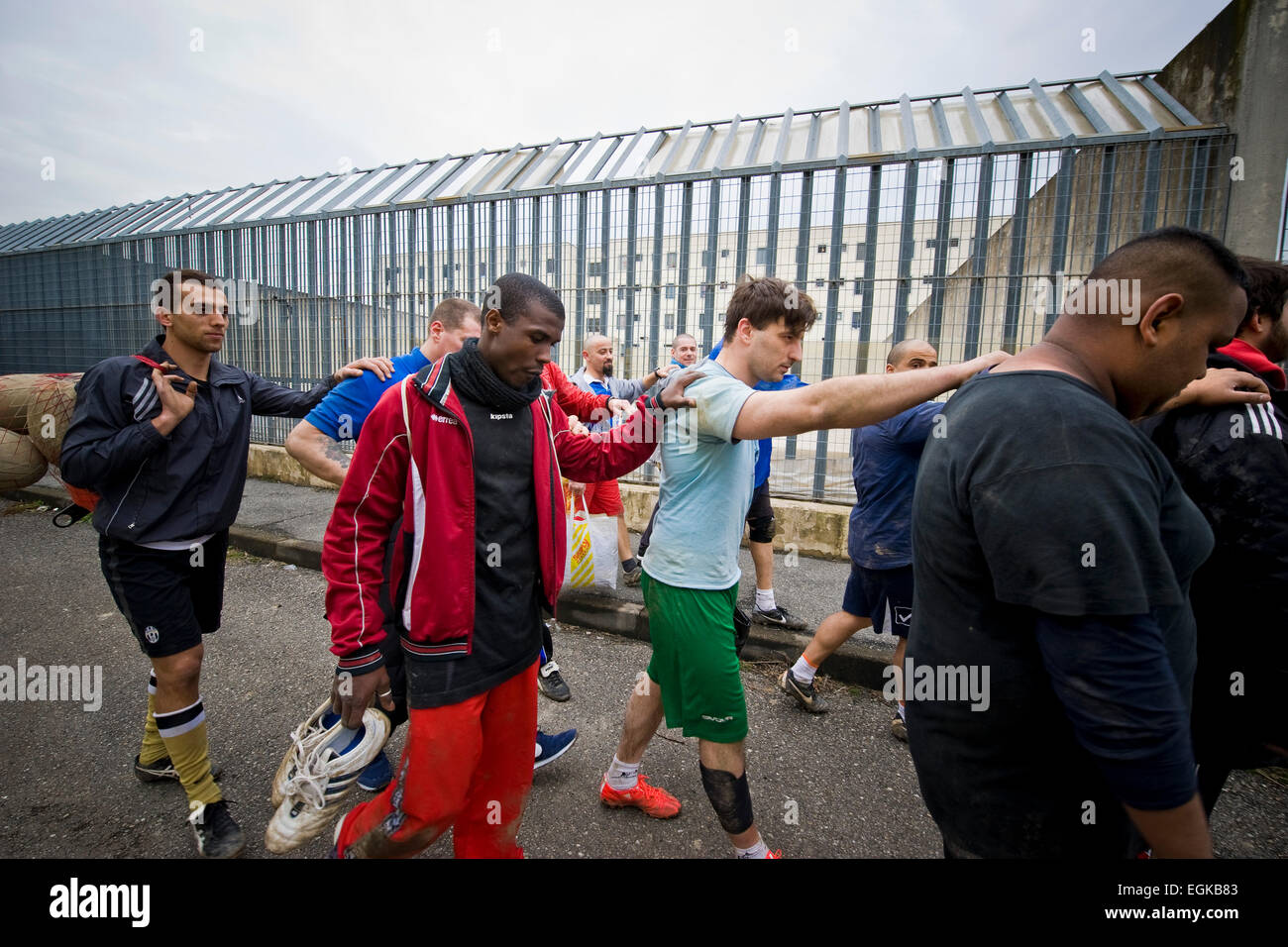 Outdoor prison gym hi-res stock photography and images - Alamy