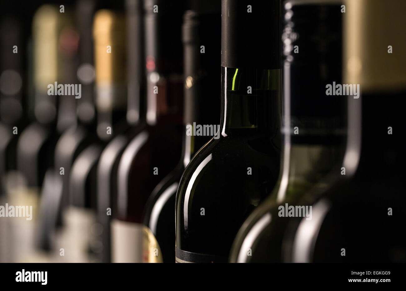 Bottles of wine Stock Photo - Alamy