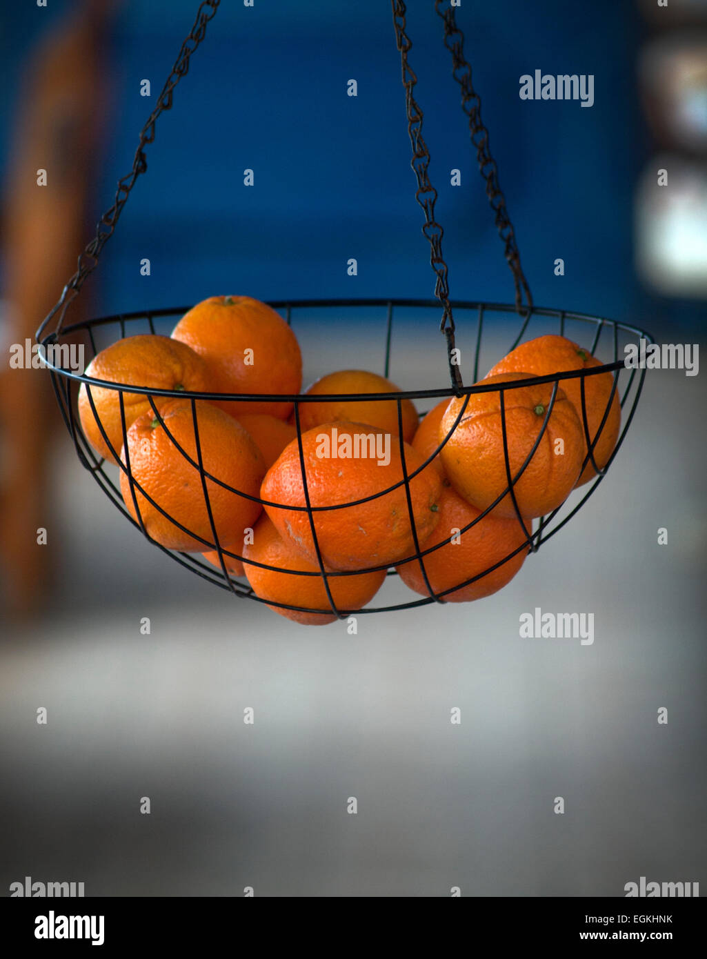 Hanging wire hi-res stock photography and images - Alamy