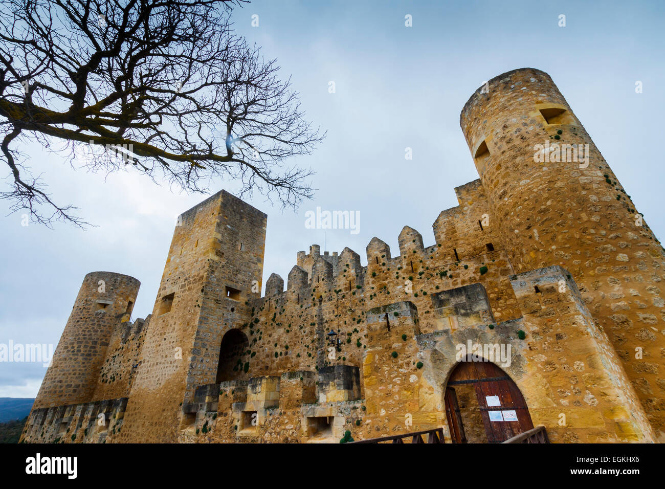 Architecture of old spain medieval castles hi-res stock photography and ...