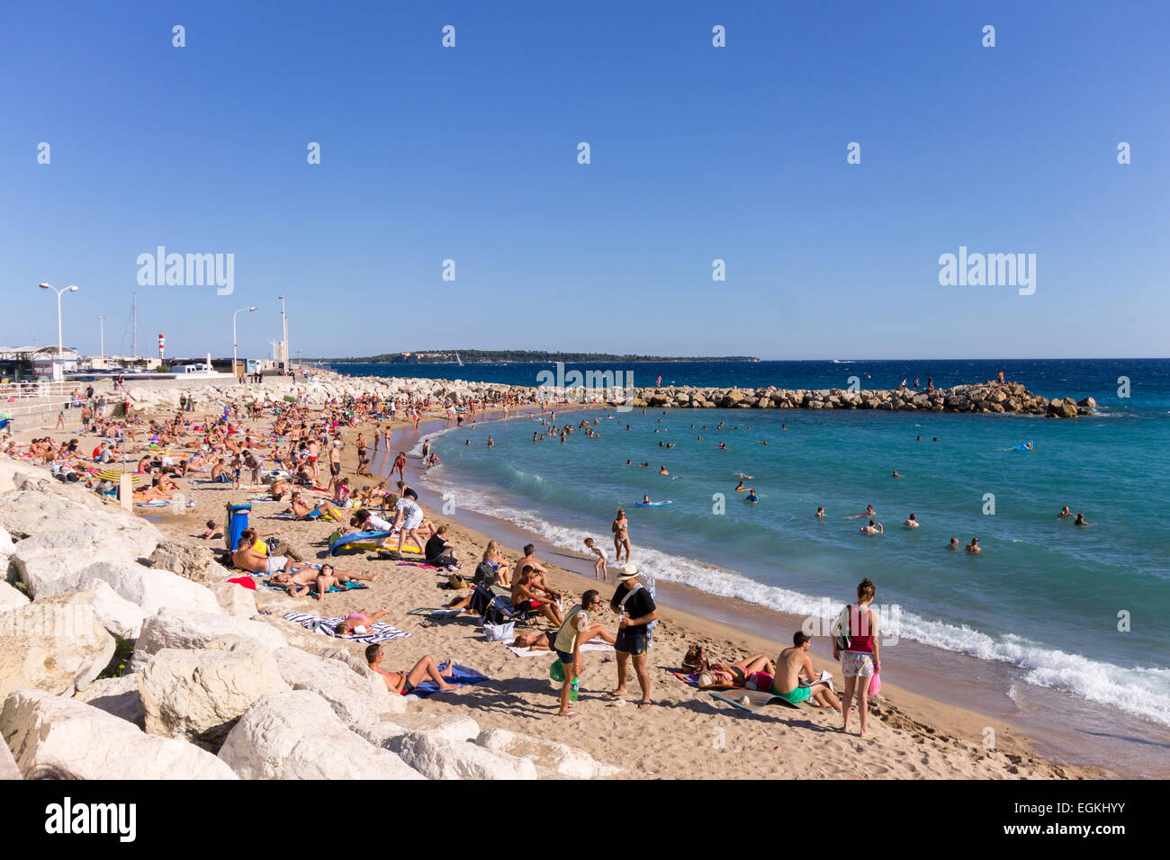 Cannes beaches hi-res stock photography and images - Alamy