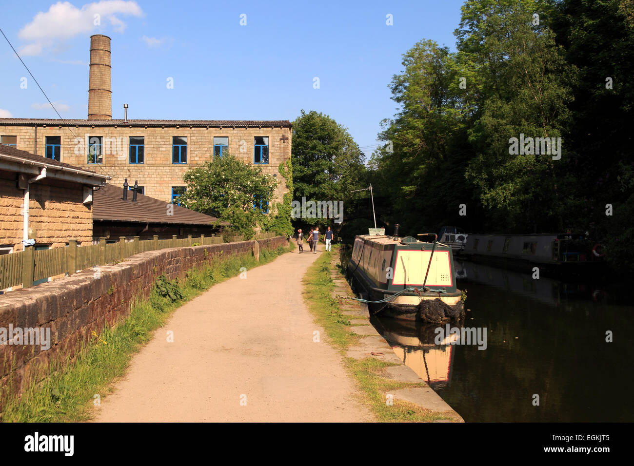 Barges on the Rochdale Canal, Hebden Bridge, West Yorkshire, England ...