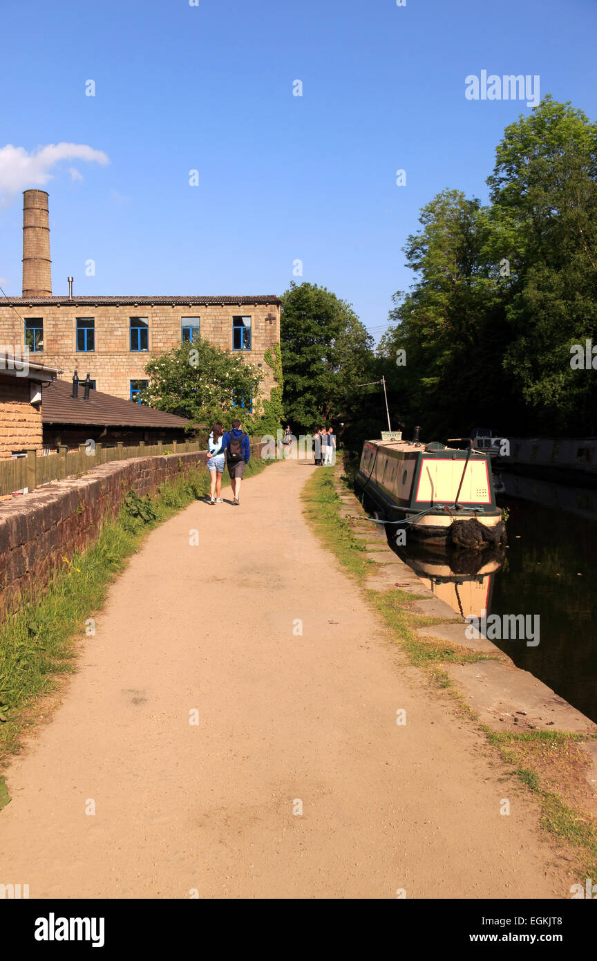 Barges on the Rochdale Canal, Hebden Bridge, West Yorkshire, England ...