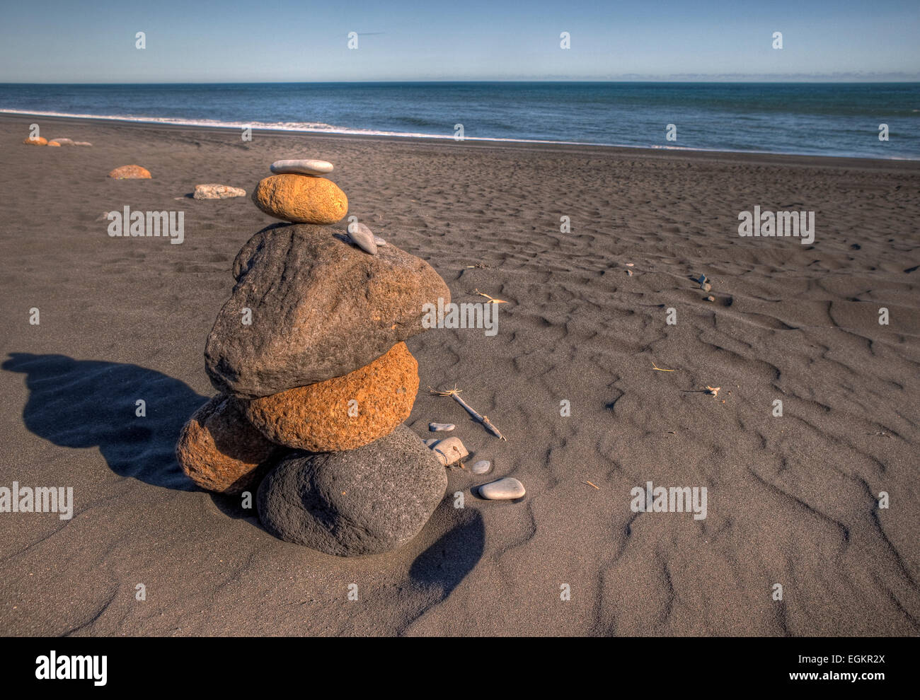 Statue sea rocks hi-res stock photography and images - Alamy
