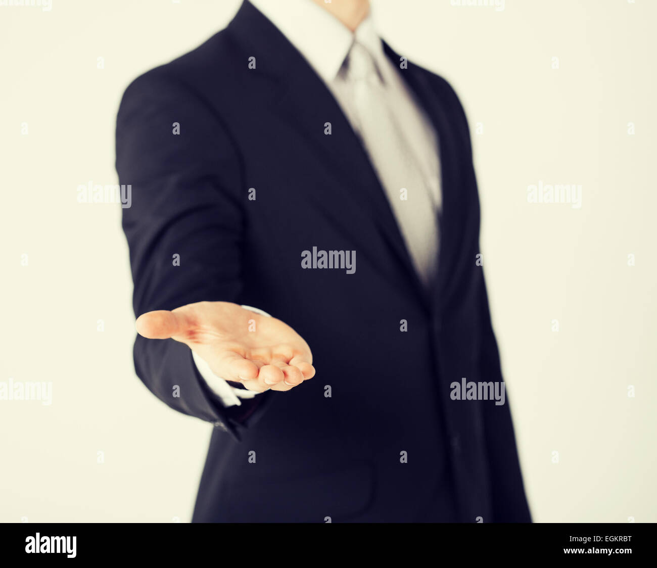 mans hand showing something Stock Photo - Alamy