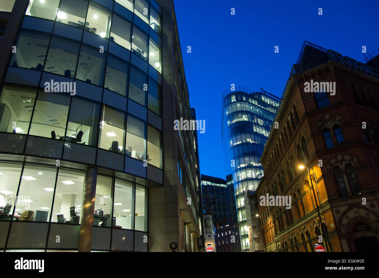 Manchester city centre skyline night hi-res stock photography and ...