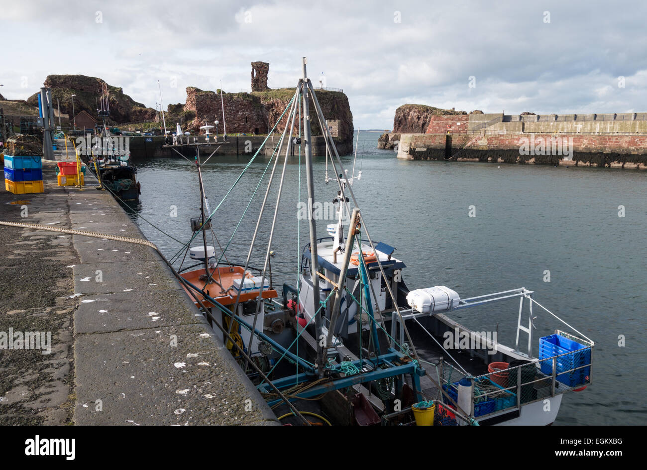 Dunbar harbour fishing boat hi-res stock photography and images - Alamy