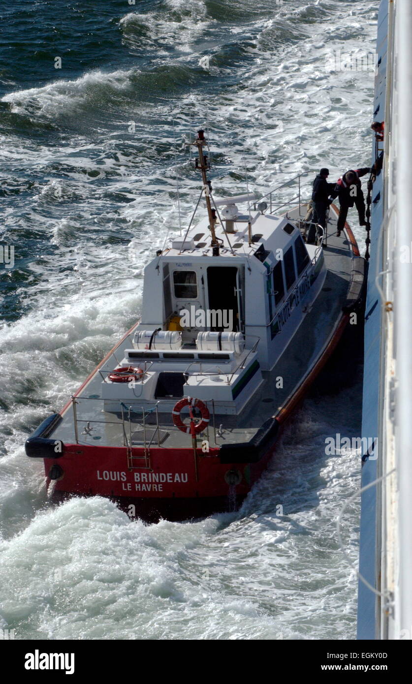 AJAXNETPHOTO - FRANCE, LE HAVRE- WORKBOATS - PILOT - 10 APL 2006 ...