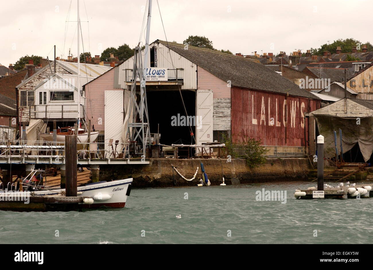 AJAXNETPHOTO - SEPT, 2009. - COWES, ENGLAND. - FAMOUS BOATYARD - CLARE ...