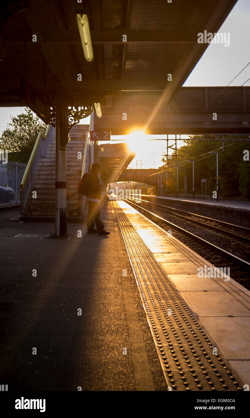 Empty station platform hi-res stock photography and images - Alamy